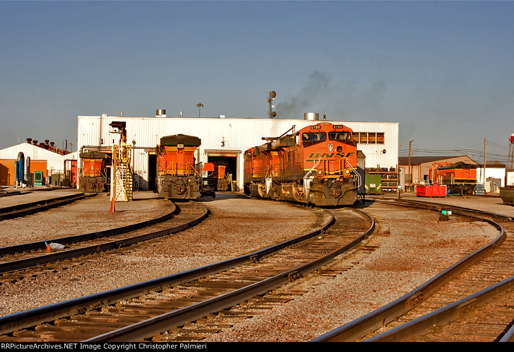 BNSF 6189, BNSF 6320, and BNSF 6139